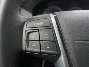 Grey Volvo XC60 2009 in Riga, with an engine capacity of 2.40 L and mileage of 235 thousand km for 8700 €, photo 19 on AUTOMOTO.COM.LV