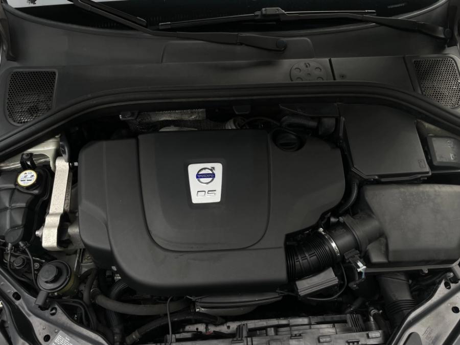 Grey Volvo XC60 2009 in Riga, with an engine capacity of 2.40 L and mileage of 235 thousand km for 8700 €, photo 22 on AUTOMOTO.COM.LV