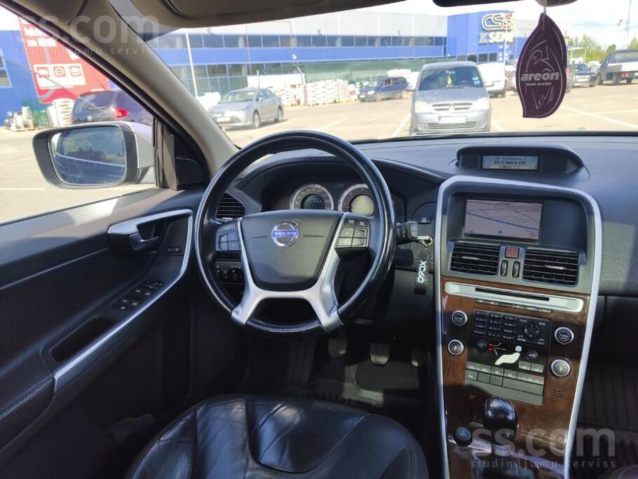Grey Volvo XC60 2009 in Daugavpils, with an engine capacity of 2.40 L and mileage of 282 thousand km for 7390 €, photo 6 on AUTOMOTO.COM.LV