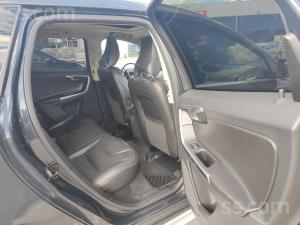 Grey Volvo XC60 2009 in Daugavpils, with an engine capacity of 2.40 L and mileage of 282 thousand km for 7390 €, photo 7 on AUTOMOTO.COM.LV