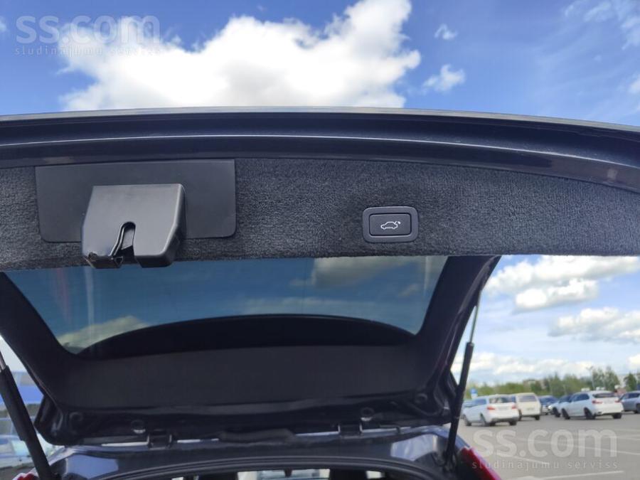 Grey Volvo XC60 2009 in Daugavpils, with an engine capacity of 2.40 L and mileage of 282 thousand km for 7390 €, photo 8 on AUTOMOTO.COM.LV