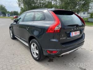 Grey Volvo XC60 2009 in Jekabpils, with an engine capacity of 2.40 L and mileage of 311 thousand km for 7800 €, photo 8 on AUTOMOTO.COM.LV