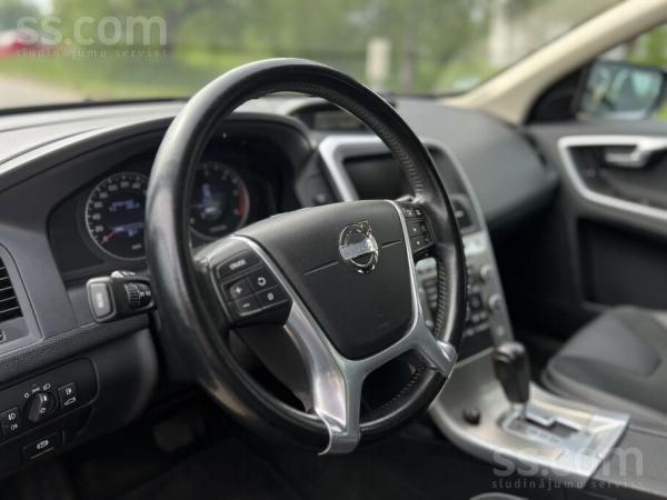 Grey Volvo XC60 2009 in Jekabpils, with an engine capacity of 2.40 L and mileage of 311 thousand km for 7800 €, photo 8 on AUTOMOTO.COM.LV