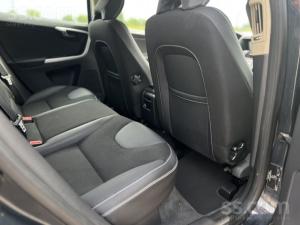 Grey Volvo XC60 2009 in Jekabpils, with an engine capacity of 2.40 L and mileage of 311 thousand km for 7800 €, photo 15 on AUTOMOTO.COM.LV