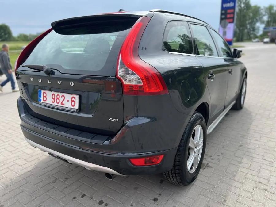 Pelēks Volvo XC60 2009 Jēkabpils, ar dzinēja tilpumu 2.40 L un nobraukumu 311 tūkst. km par 7800 €, foto 7 vietnē AUTOMOTO.COM.LV