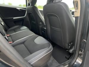 Pelēks Volvo XC60 2009 Jēkabpils, ar dzinēja tilpumu 2.40 L un nobraukumu 311 tūkst. km par 7800 €, foto 15 vietnē AUTOMOTO.COM.LV