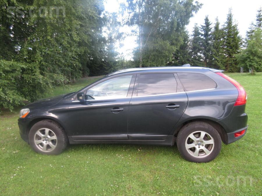 Pelēks Volvo XC60 2009 Ogre, ar dzinēja tilpumu 2.40 L un nobraukumu 560 tūkst. km par 4200 €, foto 5 vietnē AUTOMOTO.COM.LV