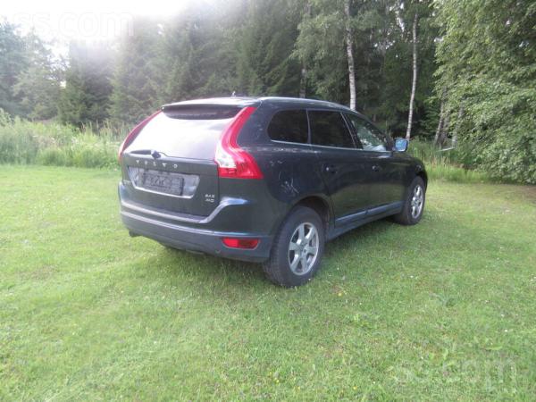 Pelēks Volvo XC60 2009 Ogre, ar dzinēja tilpumu 2.40 L un nobraukumu 560 tūkst. km par 4200 €, foto 8 vietnē AUTOMOTO.COM.LV