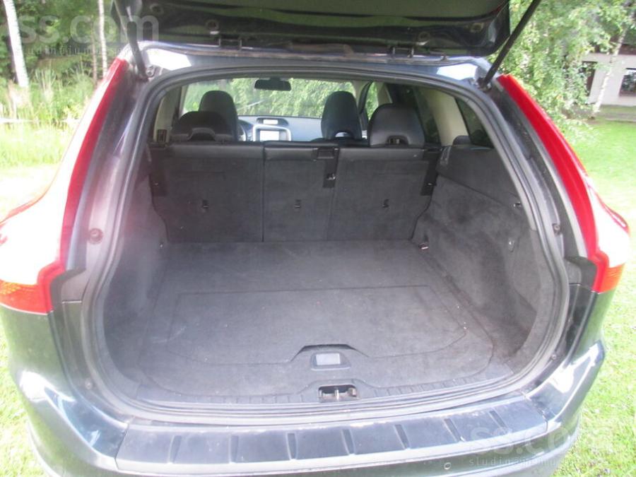 Pelēks Volvo XC60 2009 Ogre, ar dzinēja tilpumu 2.40 L un nobraukumu 560 tūkst. km par 4200 €, foto 13 vietnē AUTOMOTO.COM.LV