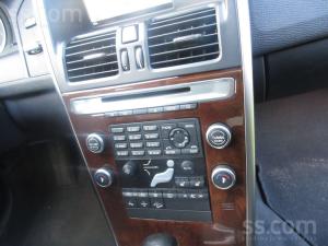 Pelēks Volvo XC60 2009 Ogre, ar dzinēja tilpumu 2.40 L un nobraukumu 560 tūkst. km par 4200 €, foto 16 vietnē AUTOMOTO.COM.LV