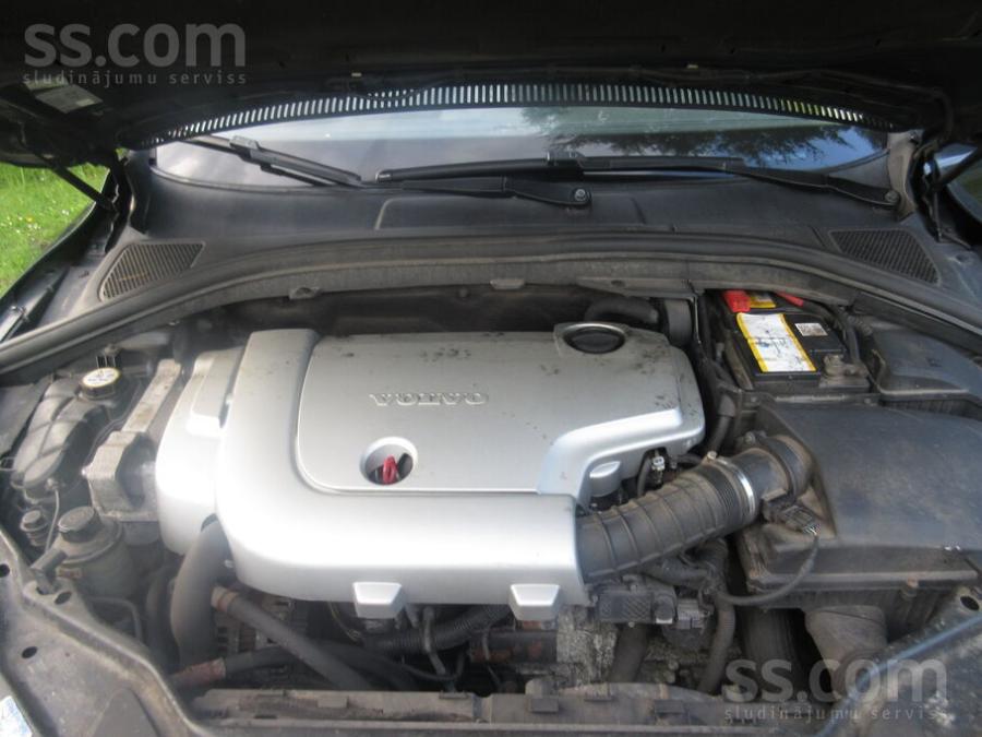 Pelēks Volvo XC60 2009 Ogre, ar dzinēja tilpumu 2.40 L un nobraukumu 560 tūkst. km par 4200 €, foto 18 vietnē AUTOMOTO.COM.LV