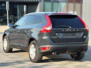 Pelēks Volvo XC60 2009 Šauļi, ar dzinēja tilpumu 2.40 L un nobraukumu 300 tūkst. km par 7650 €, foto 8 vietnē AUTOMOTO.COM.LV