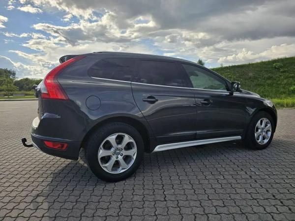 Pelēks Volvo XC60 2009 Rīga, ar dzinēja tilpumu 2.40 L un nobraukumu 292 tūkst. km par 6750 €, foto 6 vietnē AUTOMOTO.COM.LV