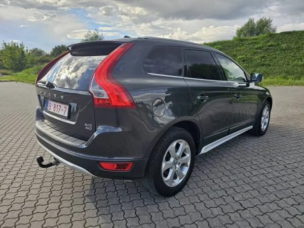 Pelēks Volvo XC60 2009 Rīga, ar dzinēja tilpumu 2.40 L un nobraukumu 292 tūkst. km par 6750 €, foto 7 vietnē AUTOMOTO.COM.LV