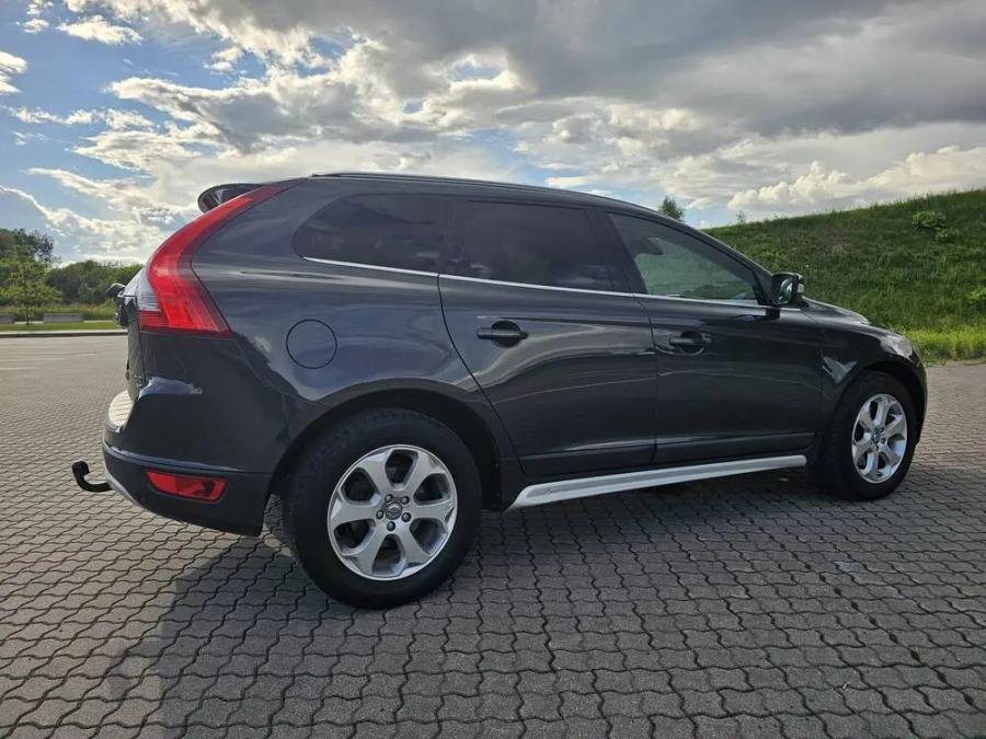 Pelēks Volvo XC60 2009 Rīga, ar dzinēja tilpumu 2.40 L un nobraukumu 292 tūkst. km par 6750 €, foto 7 vietnē AUTOMOTO.COM.LV