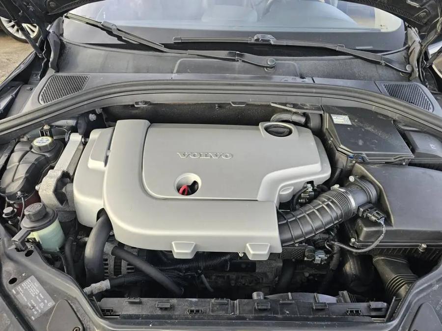 Pelēks Volvo XC60 2009 Rīga, ar dzinēja tilpumu 2.40 L un nobraukumu 292 tūkst. km par 6750 €, foto 15 vietnē AUTOMOTO.COM.LV
