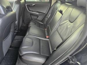 Pelēks Volvo XC60 2009 Rīga, ar dzinēja tilpumu 2.40 L un nobraukumu 292 tūkst. km par 6750 €, foto 17 vietnē AUTOMOTO.COM.LV