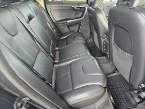 Pelēks Volvo XC60 2009 Rīga, ar dzinēja tilpumu 2.40 L un nobraukumu 292 tūkst. km par 6750 €, foto 18 vietnē AUTOMOTO.COM.LV