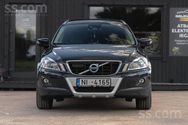 Grey Volvo XC60 2009 in Jelgava, with an engine capacity of 2.40 L and mileage of 259 thousand km for 8500 €, photo 2 on AUTOMOTO.COM.LV