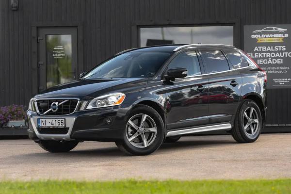 Grey Volvo XC60 2009 in Jelgava, with an engine capacity of 2.40 L and mileage of 259 thousand km for 8500 €, photo 1 on AUTOMOTO.COM.LV