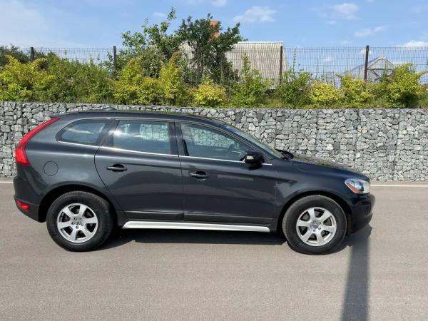 Pelēks Volvo XC60 2009 Rēzekne, ar dzinēja tilpumu 2.40 L un nobraukumu 302 tūkst. km par 7950 €, foto 4 vietnē AUTOMOTO.COM.LV