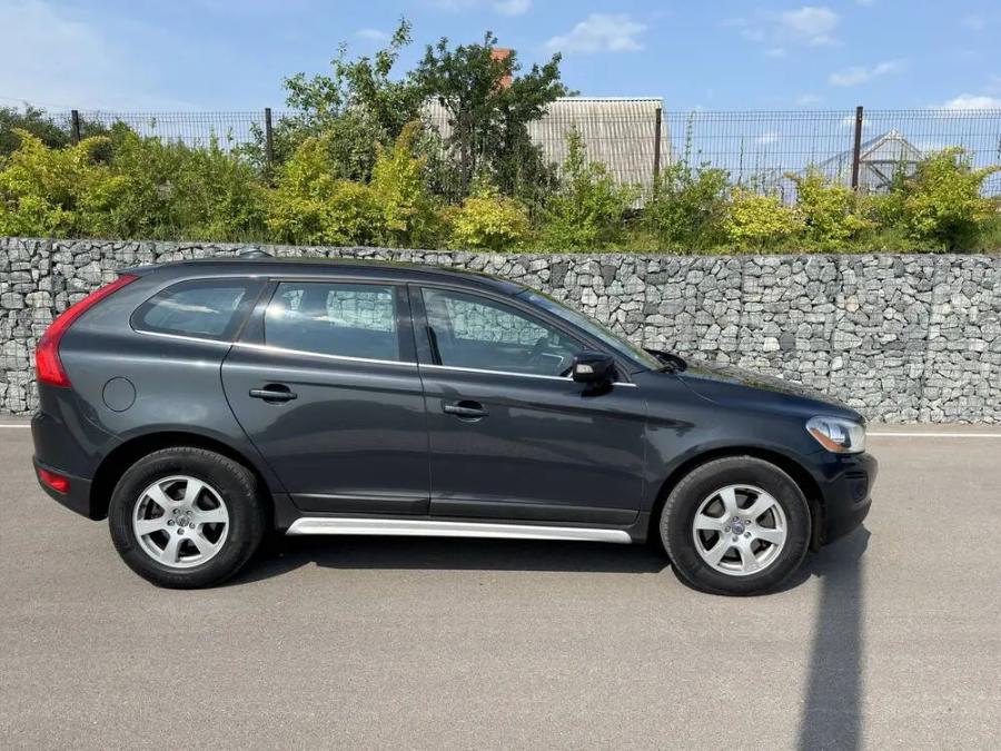 Pelēks Volvo XC60 2009 Rēzekne, ar dzinēja tilpumu 2.40 L un nobraukumu 302 tūkst. km par 7950 €, foto 5 vietnē AUTOMOTO.COM.LV
