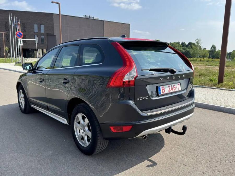 Pelēks Volvo XC60 2009 Rēzekne, ar dzinēja tilpumu 2.40 L un nobraukumu 302 tūkst. km par 7950 €, foto 8 vietnē AUTOMOTO.COM.LV