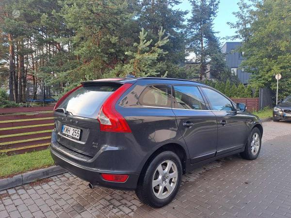 Grey Volvo XC60 2009 in Vilnius, with an engine capacity of 2.40 L and mileage of 419 thousand km for 5000 €, photo 5 on AUTOMOTO.COM.LV