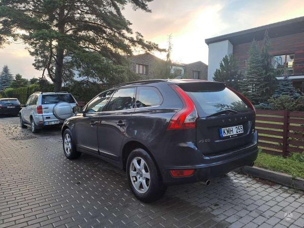 Grey Volvo XC60 2009 in Vilnius, with an engine capacity of 2.40 L and mileage of 419 thousand km for 5000 €, photo 6 on AUTOMOTO.COM.LV