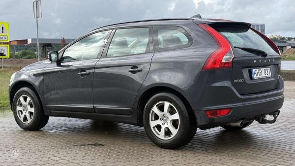 Pelēks Volvo XC60 2009 Viļņa, ar dzinēja tilpumu 2.40 L un nobraukumu 292 tūkst. km par 5600 €, foto 3 vietnē AUTOMOTO.COM.LV