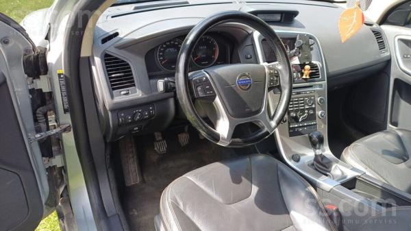 Pelēks Volvo XC60 2009 Gulbene, ar dzinēja tilpumu 2.40 L un nobraukumu 430 tūkst. km par 5500 €, foto 5 vietnē AUTOMOTO.COM.LV