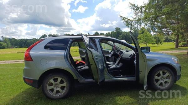 Pelēks Volvo XC60 2009 Gulbene, ar dzinēja tilpumu 2.40 L un nobraukumu 430 tūkst. km par 5500 €, foto 7 vietnē AUTOMOTO.COM.LV