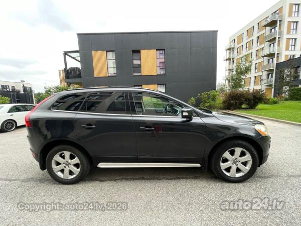 Grey Volvo XC60 2009 in Tartu, with an engine capacity of 2.40 L and mileage of 350 thousand km for 6999 €, photo 6 on AUTOMOTO.COM.LV