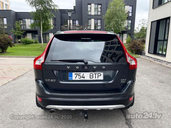 Grey Volvo XC60 2009 in Tartu, with an engine capacity of 2.40 L and mileage of 350 thousand km for 6999 €, photo 8 on AUTOMOTO.COM.LV
