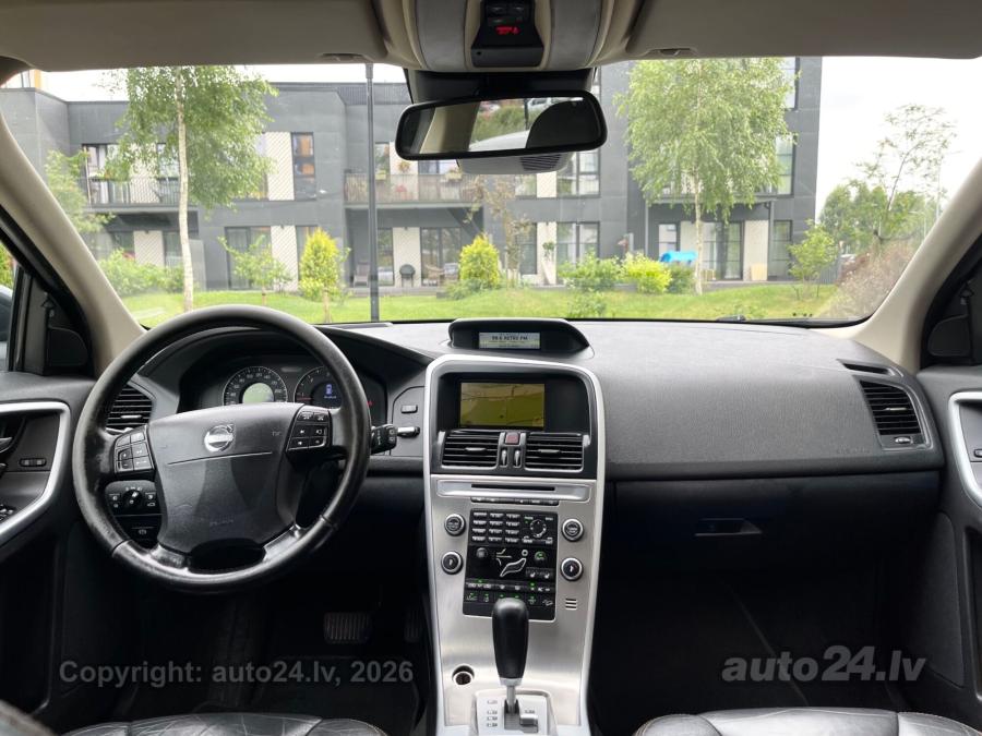Pelēks Volvo XC60 2009 Tartu, ar dzinēja tilpumu 2.40 L un nobraukumu 350 tūkst. km par 6999 €, foto 12 vietnē AUTOMOTO.COM.LV