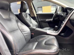 Pelēks Volvo XC60 2009 Tartu, ar dzinēja tilpumu 2.40 L un nobraukumu 350 tūkst. km par 6999 €, foto 13 vietnē AUTOMOTO.COM.LV