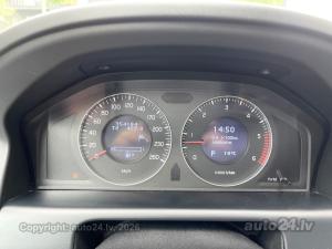 Pelēks Volvo XC60 2009 Tartu, ar dzinēja tilpumu 2.40 L un nobraukumu 350 tūkst. km par 6999 €, foto 19 vietnē AUTOMOTO.COM.LV