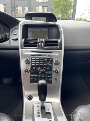 Pelēks Volvo XC60 2009 Tartu, ar dzinēja tilpumu 2.40 L un nobraukumu 350 tūkst. km par 6999 €, foto 20 vietnē AUTOMOTO.COM.LV