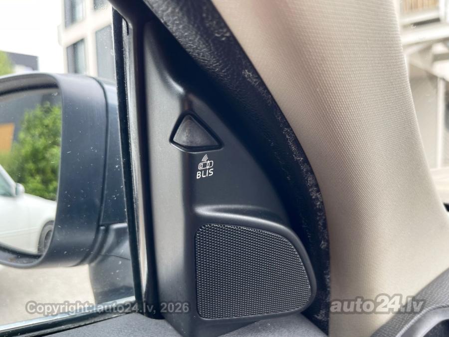 Pelēks Volvo XC60 2009 Tartu, ar dzinēja tilpumu 2.40 L un nobraukumu 350 tūkst. km par 6999 €, foto 21 vietnē AUTOMOTO.COM.LV