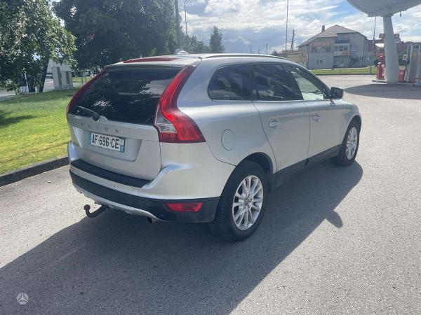 Pelēks Volvo XC60 2009 Tauragė, ar dzinēja tilpumu 2.40 L un nobraukumu 295 tūkst. km par 4500 €, foto 6 vietnē AUTOMOTO.COM.LV