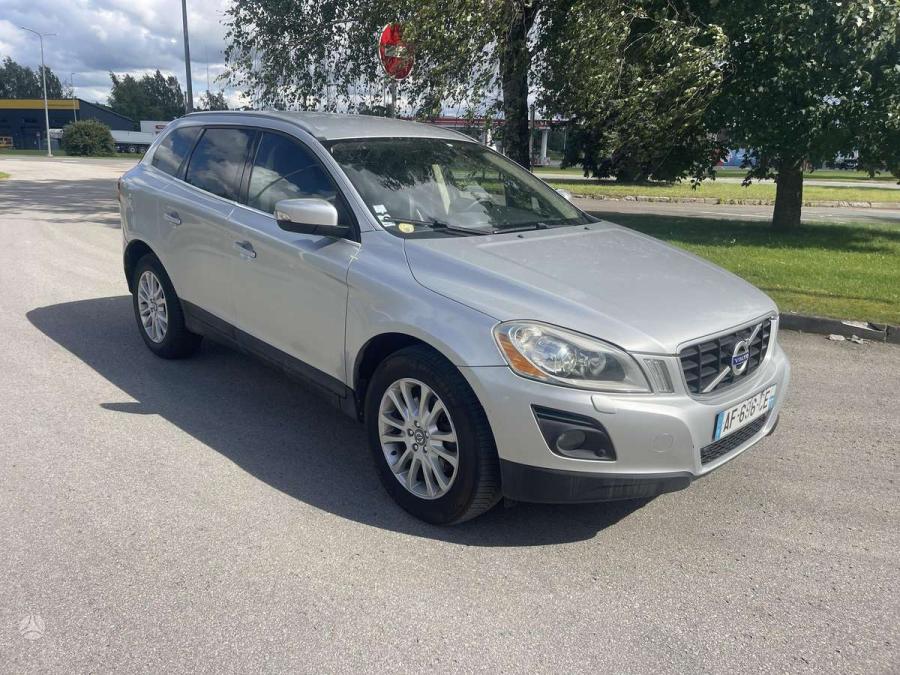 Pelēks Volvo XC60 2009 Tauragė, ar dzinēja tilpumu 2.40 L un nobraukumu 295 tūkst. km par 4500 €, foto 8 vietnē AUTOMOTO.COM.LV