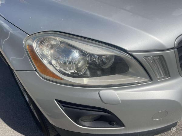 Pelēks Volvo XC60 2009 Tauragė, ar dzinēja tilpumu 2.40 L un nobraukumu 295 tūkst. km par 4500 €, foto 8 vietnē AUTOMOTO.COM.LV