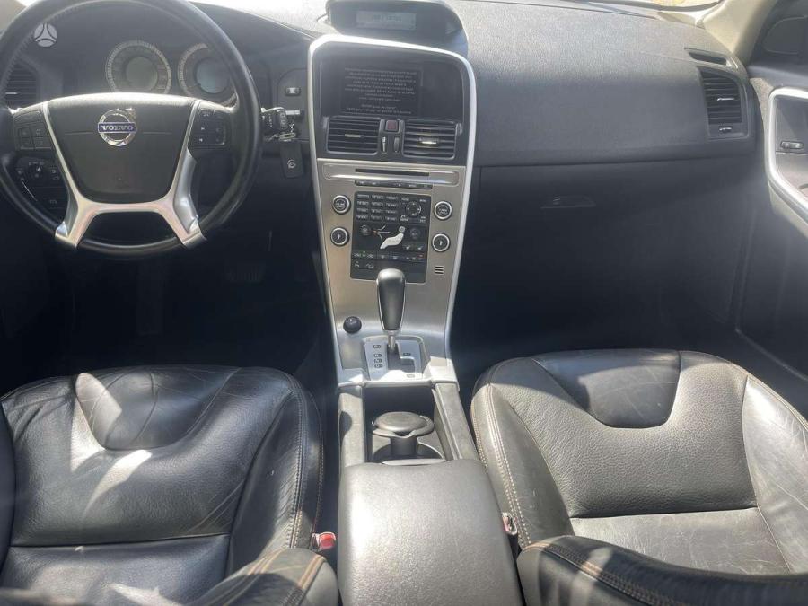 Pelēks Volvo XC60 2009 Tauragė, ar dzinēja tilpumu 2.40 L un nobraukumu 295 tūkst. km par 4500 €, foto 12 vietnē AUTOMOTO.COM.LV
