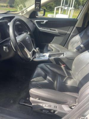 Pelēks Volvo XC60 2009 Tauragė, ar dzinēja tilpumu 2.40 L un nobraukumu 295 tūkst. km par 4500 €, foto 13 vietnē AUTOMOTO.COM.LV