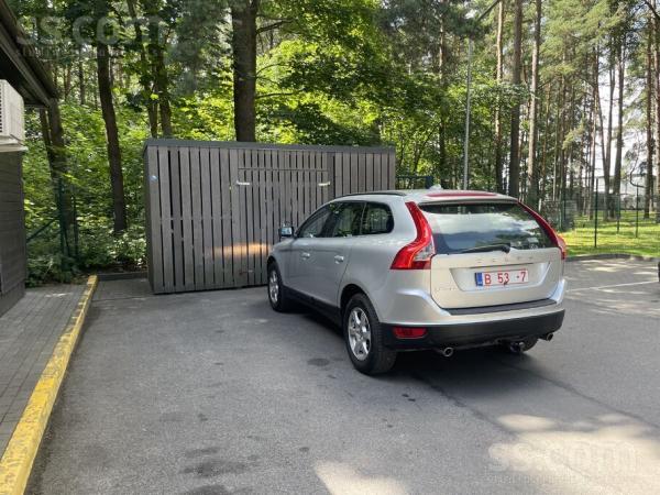Grey Volvo XC60 2009 in Riga, with an engine capacity of 2.40 L and mileage of 257 thousand km for 6690 €, photo 5 on AUTOMOTO.COM.LV