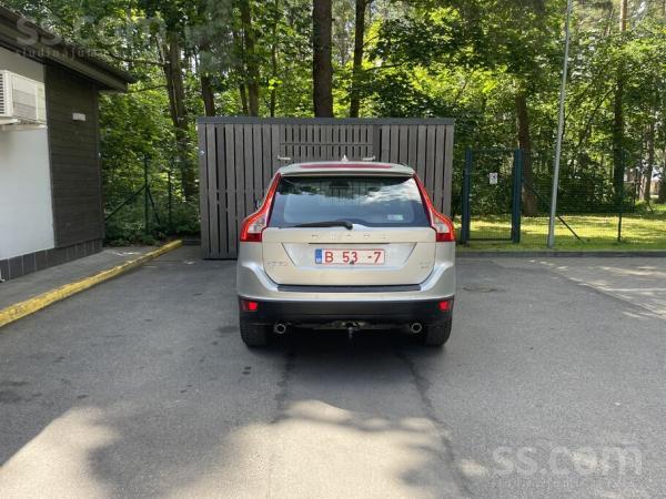 Grey Volvo XC60 2009 in Riga, with an engine capacity of 2.40 L and mileage of 257 thousand km for 6690 €, photo 6 on AUTOMOTO.COM.LV