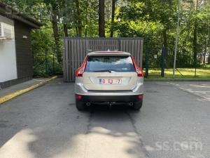 Grey Volvo XC60 2009 in Riga, with an engine capacity of 2.40 L and mileage of 257 thousand km for 6690 €, photo 7 on AUTOMOTO.COM.LV