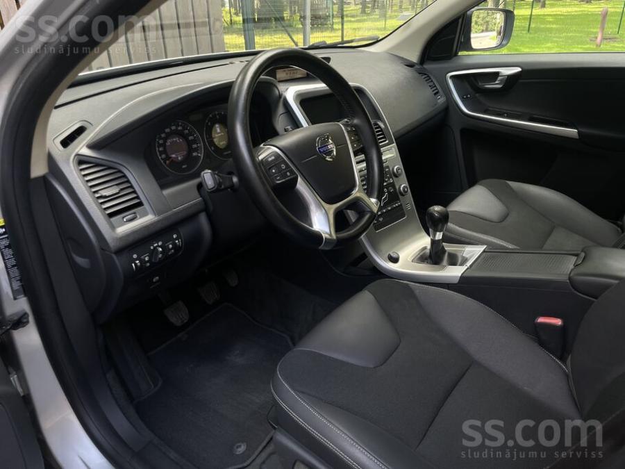 Grey Volvo XC60 2009 in Riga, with an engine capacity of 2.40 L and mileage of 257 thousand km for 6690 €, photo 8 on AUTOMOTO.COM.LV