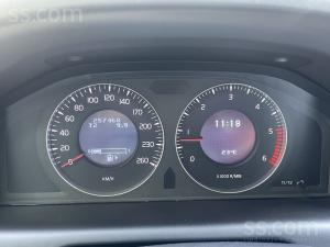 Grey Volvo XC60 2009 in Riga, with an engine capacity of 2.40 L and mileage of 257 thousand km for 6690 €, photo 14 on AUTOMOTO.COM.LV