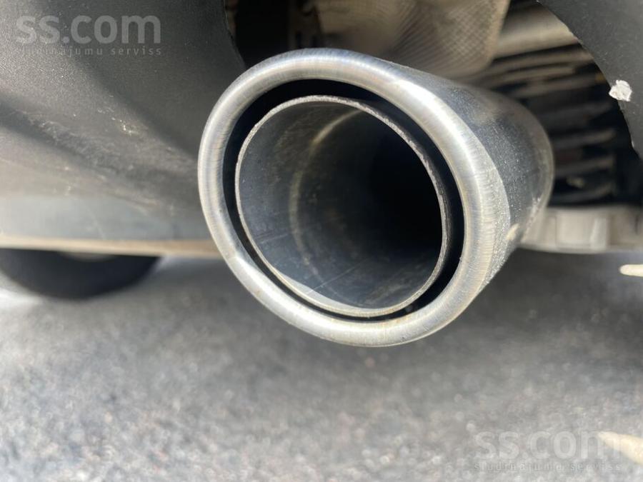 Grey Volvo XC60 2009 in Riga, with an engine capacity of 2.40 L and mileage of 257 thousand km for 6690 €, photo 19 on AUTOMOTO.COM.LV
